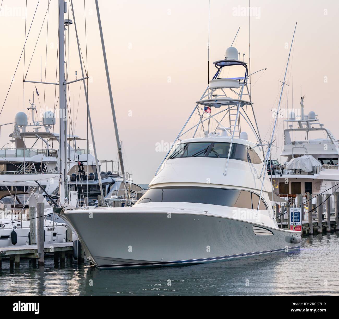 Harbor dock docks hi-res stock photography and images - Alamy