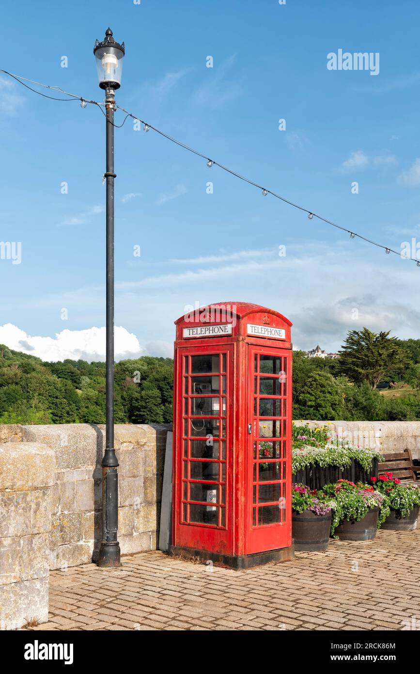 Red telephone box Stock Photo - Alamy