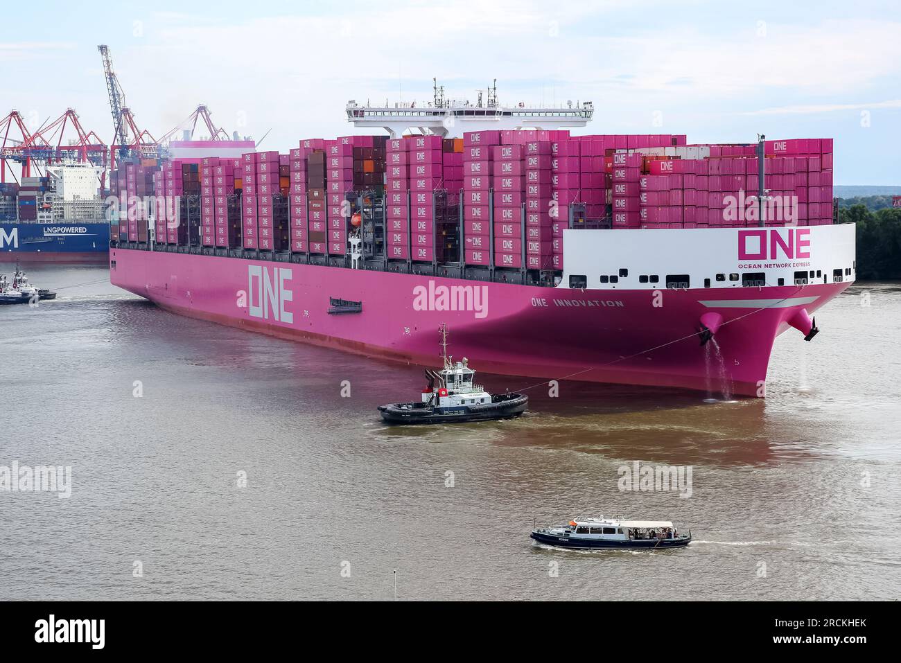Hamburg, Germany. 15th July, 2023. The container ship "One Innovation ...