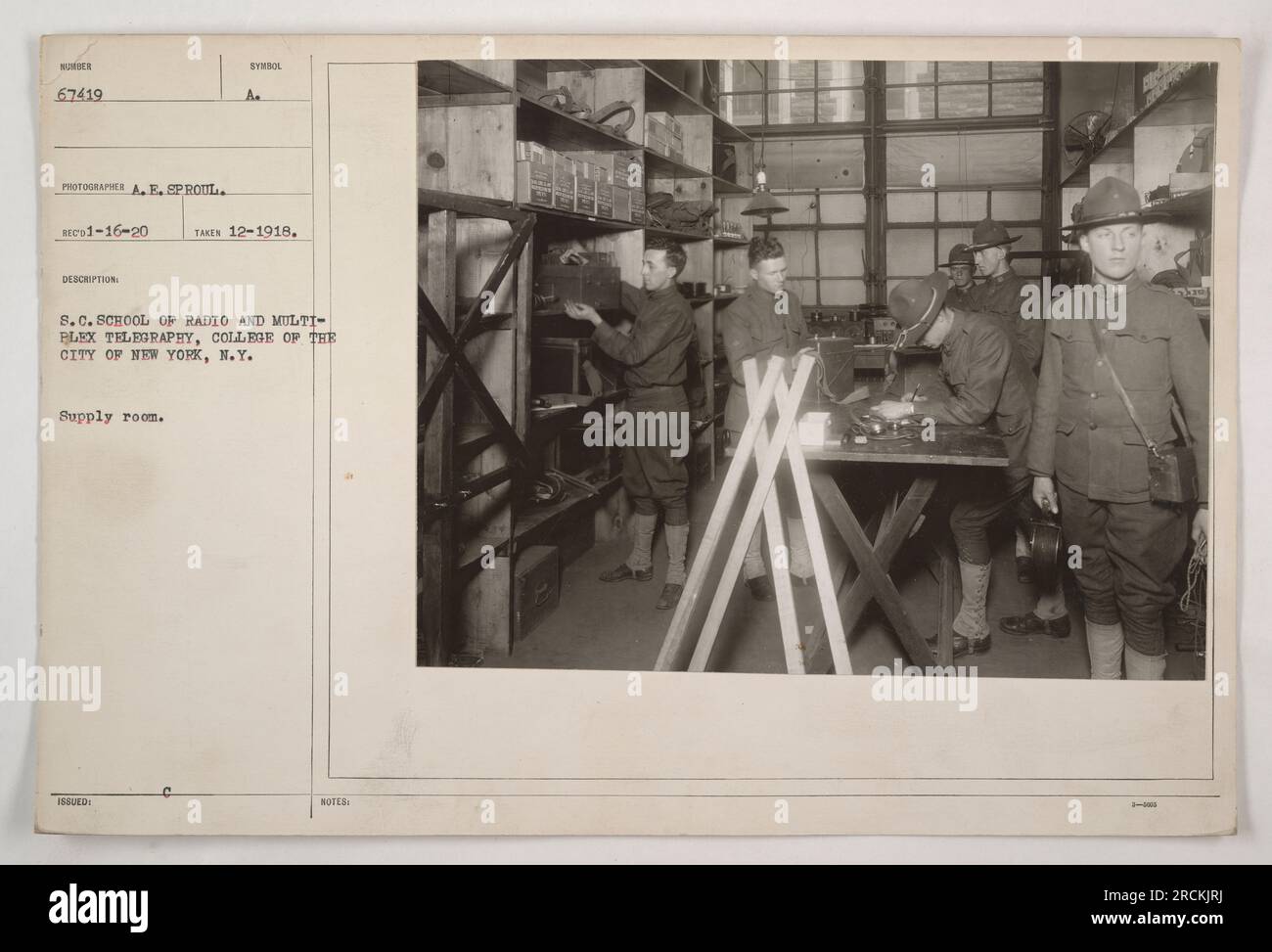 Army radio room hi-res stock photography and images - Alamy