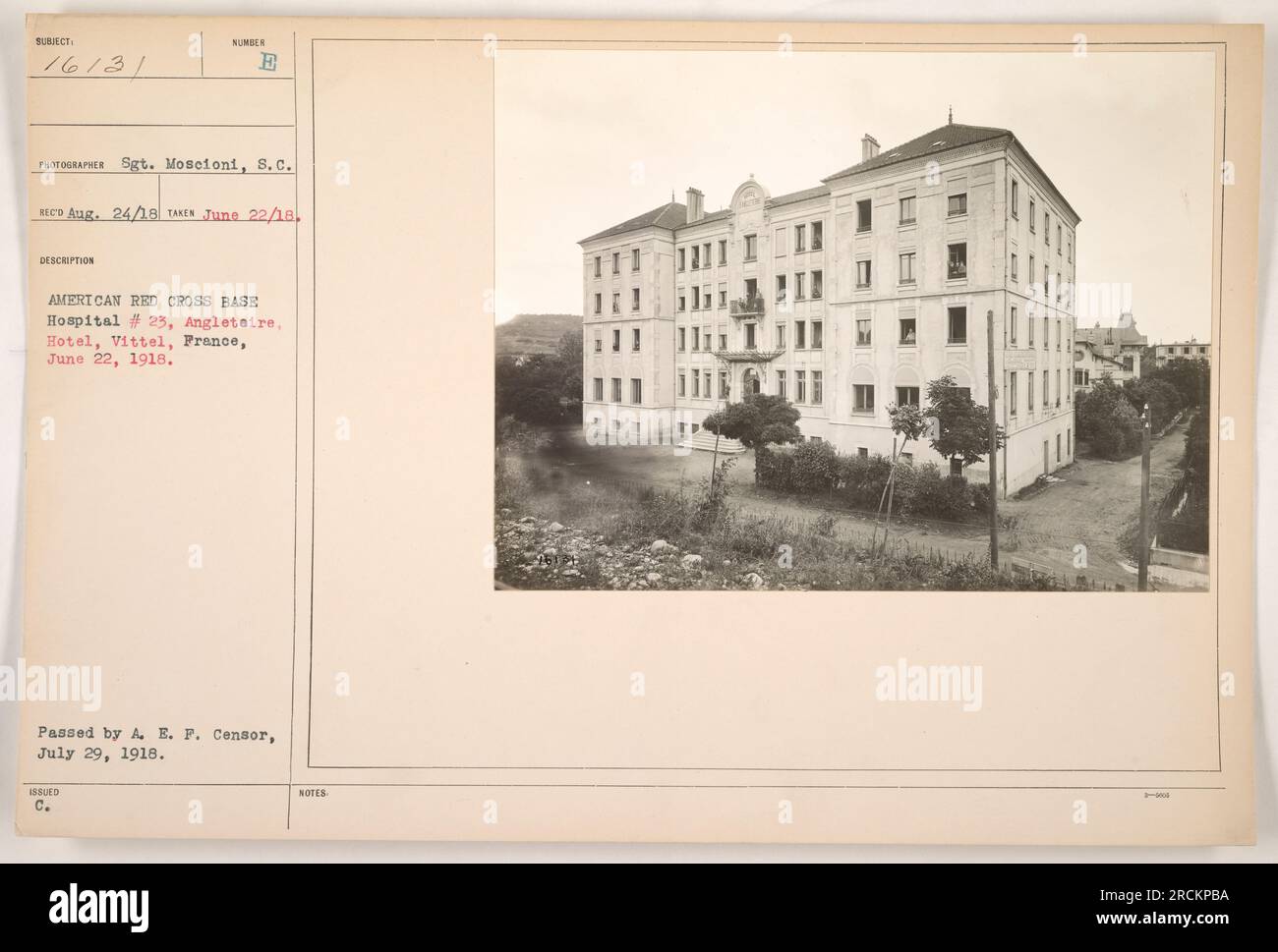 American soldiers receiving medical aid at an American Red Cross base ...