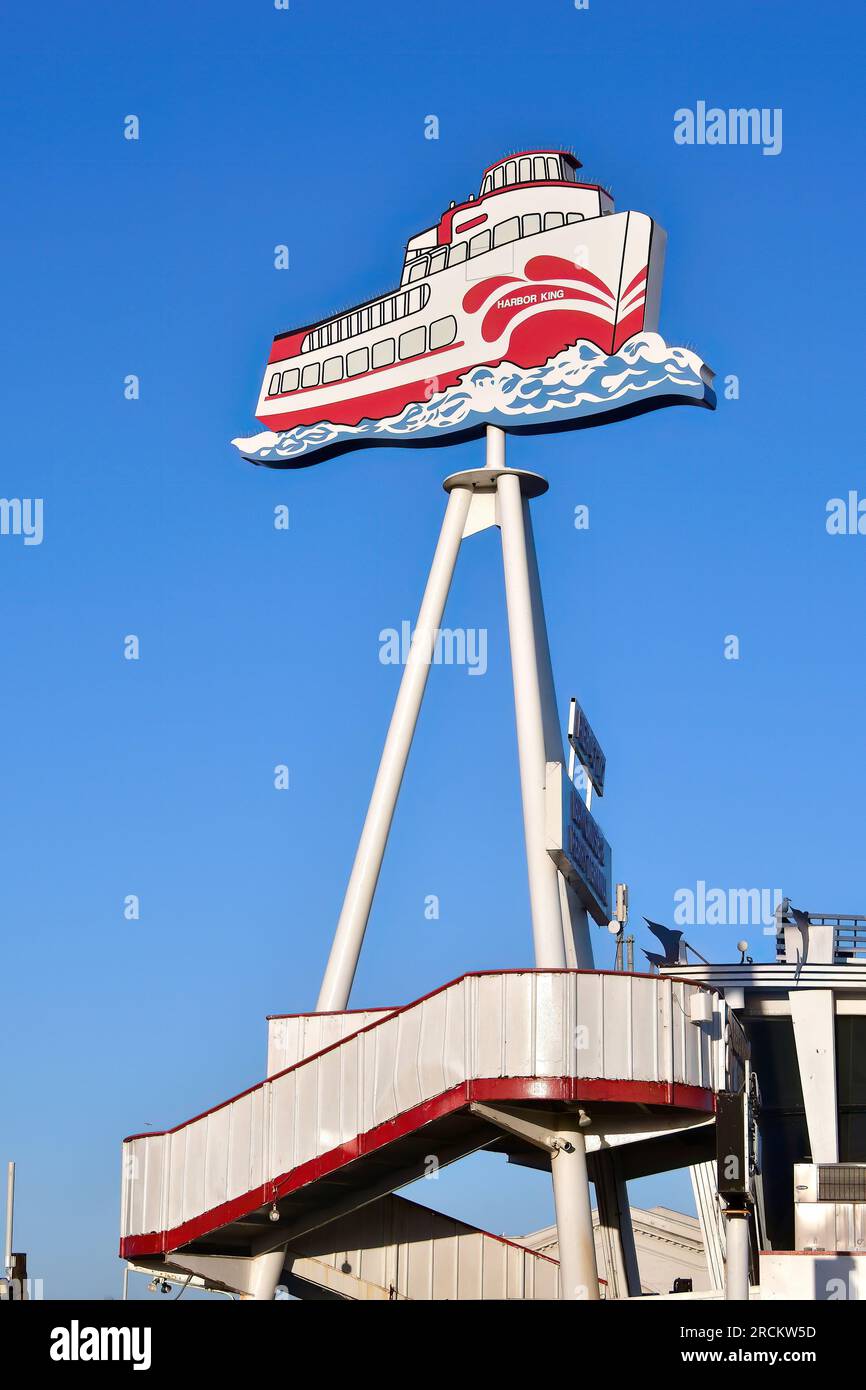 Cruise ship sign hi-res stock photography and images - Alamy