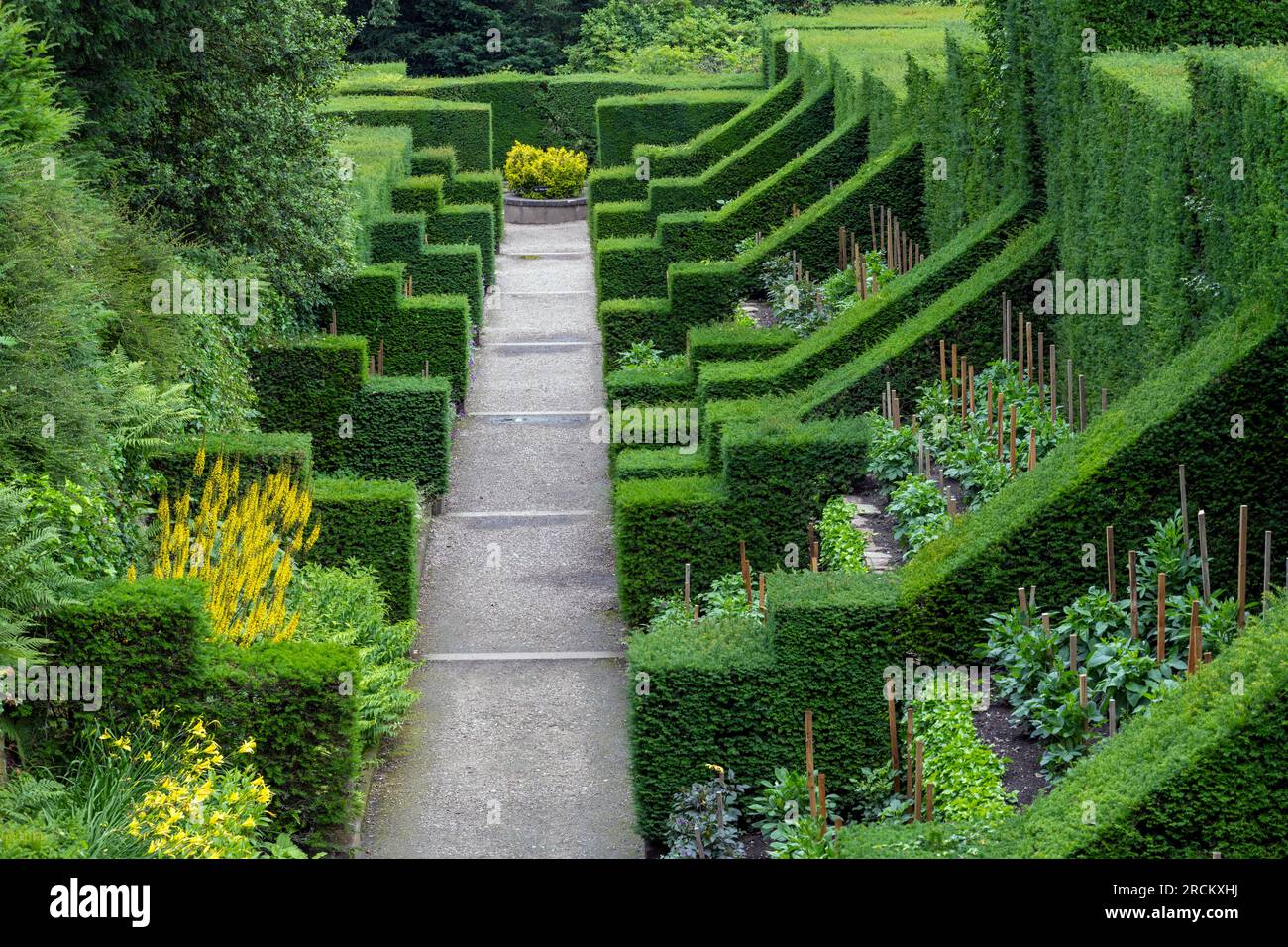Biddulph grange garden hi-res stock photography and images - Alamy