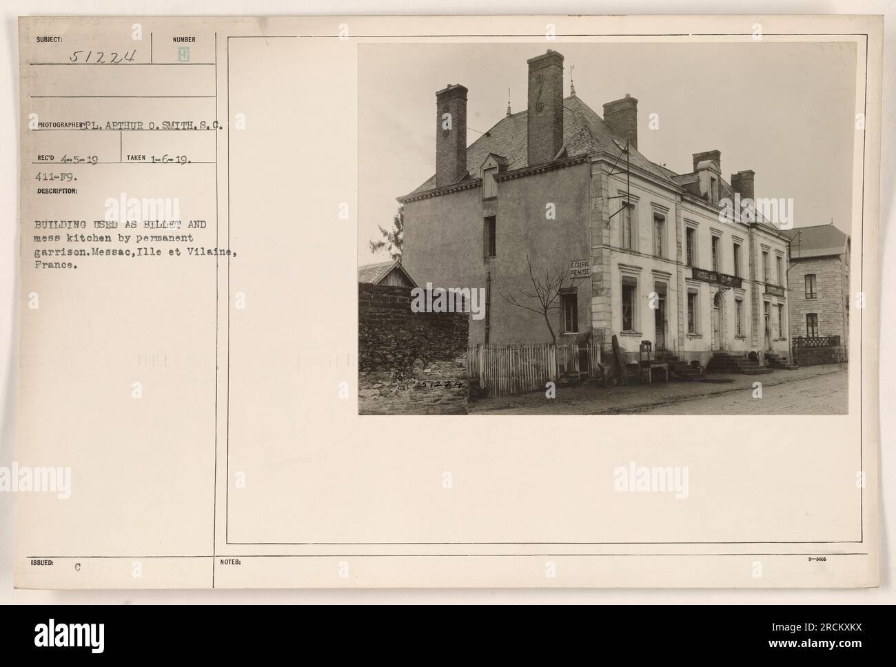 Mess kitche hi-res stock photography and images - Alamy