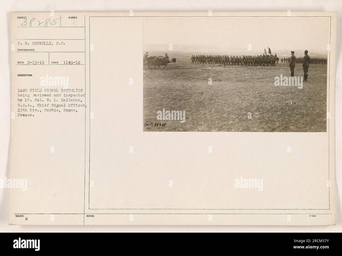 Soldiers of the 102d Field Signal Battalion from the 27th Division in ...