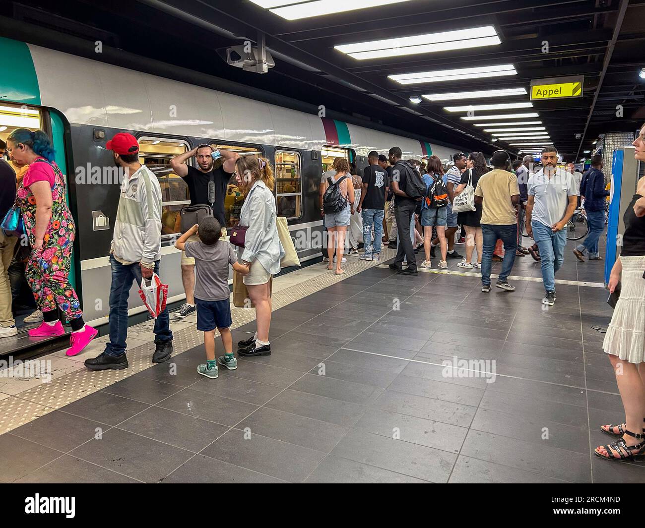 Rer b rer hi-res stock photography and images - Alamy