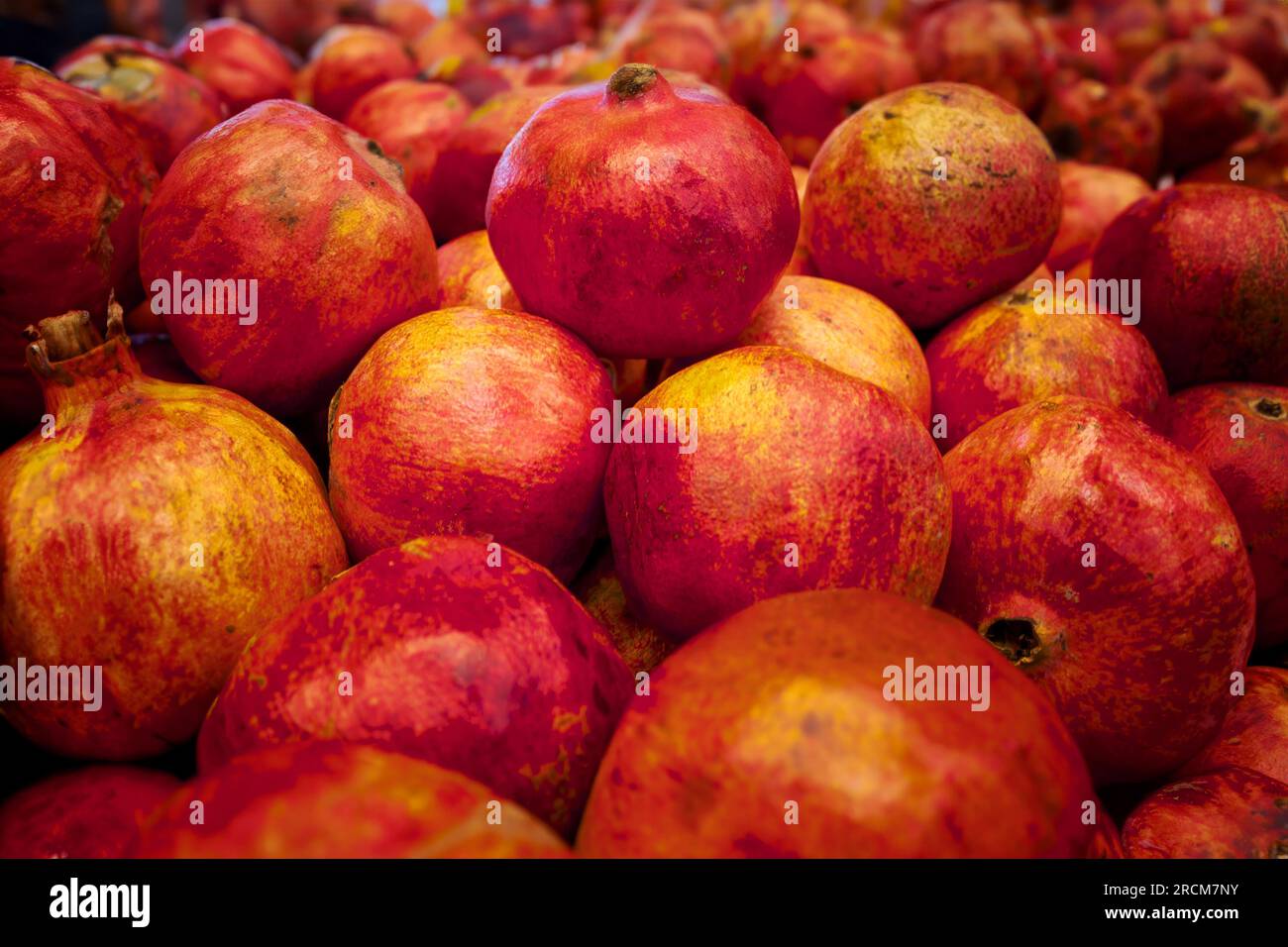 Raw garnets hi-res stock photography and images - Alamy