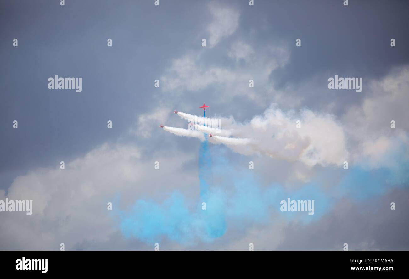 The Red Arrows display at RAF Fairford Royal International Air Tattoo ...