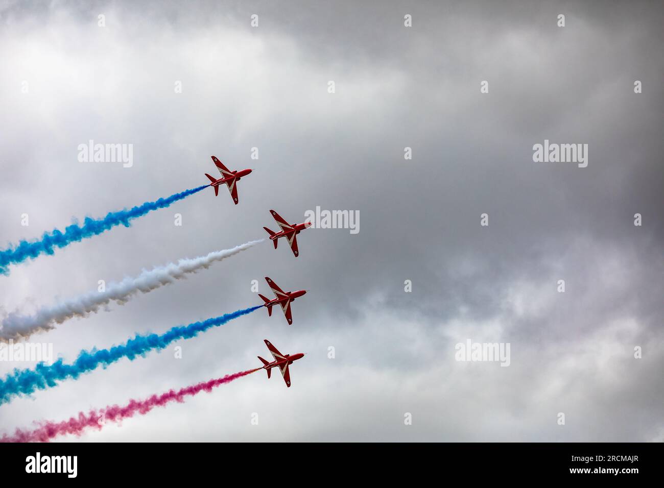 The Red Arrows display at RAF Fairford Royal International Air Tattoo ...