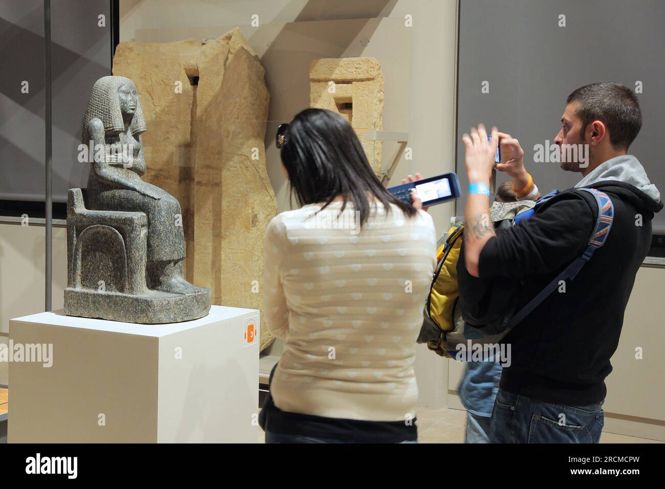 Statue depicting the princess Redji, granodiorite, ancient kingdom, III ...