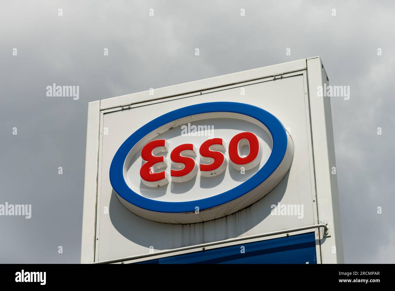 Esso logo hi-res stock photography and images - Alamy