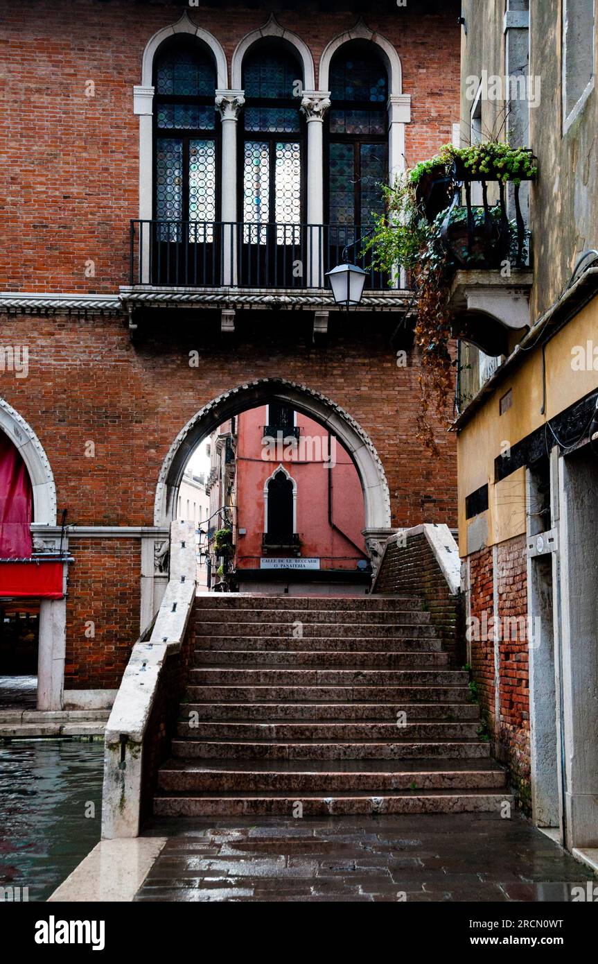 Architecture de la renaissance byzantine hi-res stock photography and ...