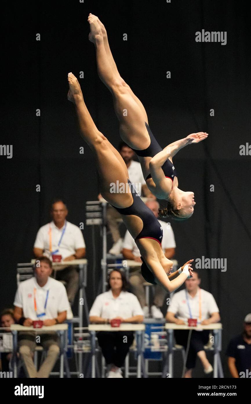 Jessica Parratto and Delaney Schnell of the United States compete in ...
