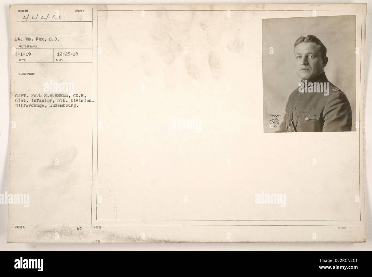 Caption: Lieutenant William Fox of the Signal Corps captures an image ...