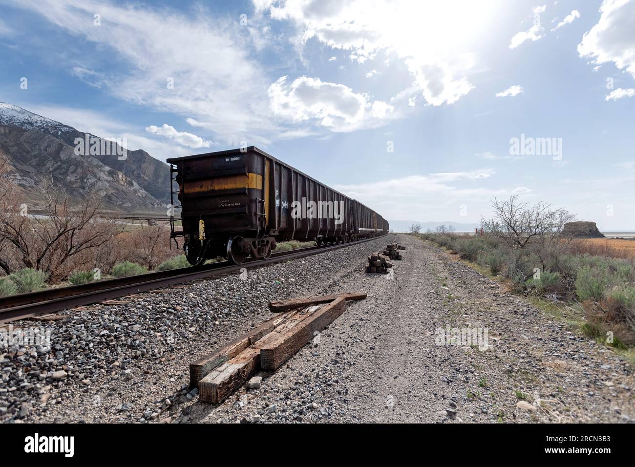 Usa, Utah. Railroad running beside the Great Salt Lake Stock Photo - Alamy