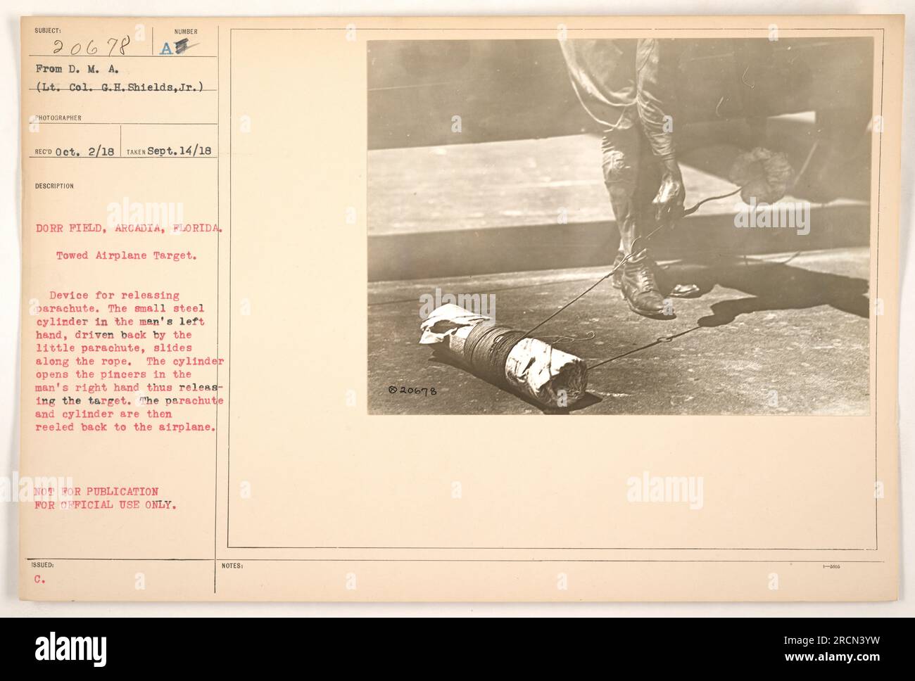 Target release mechanism hi-res stock photography and images - Alamy