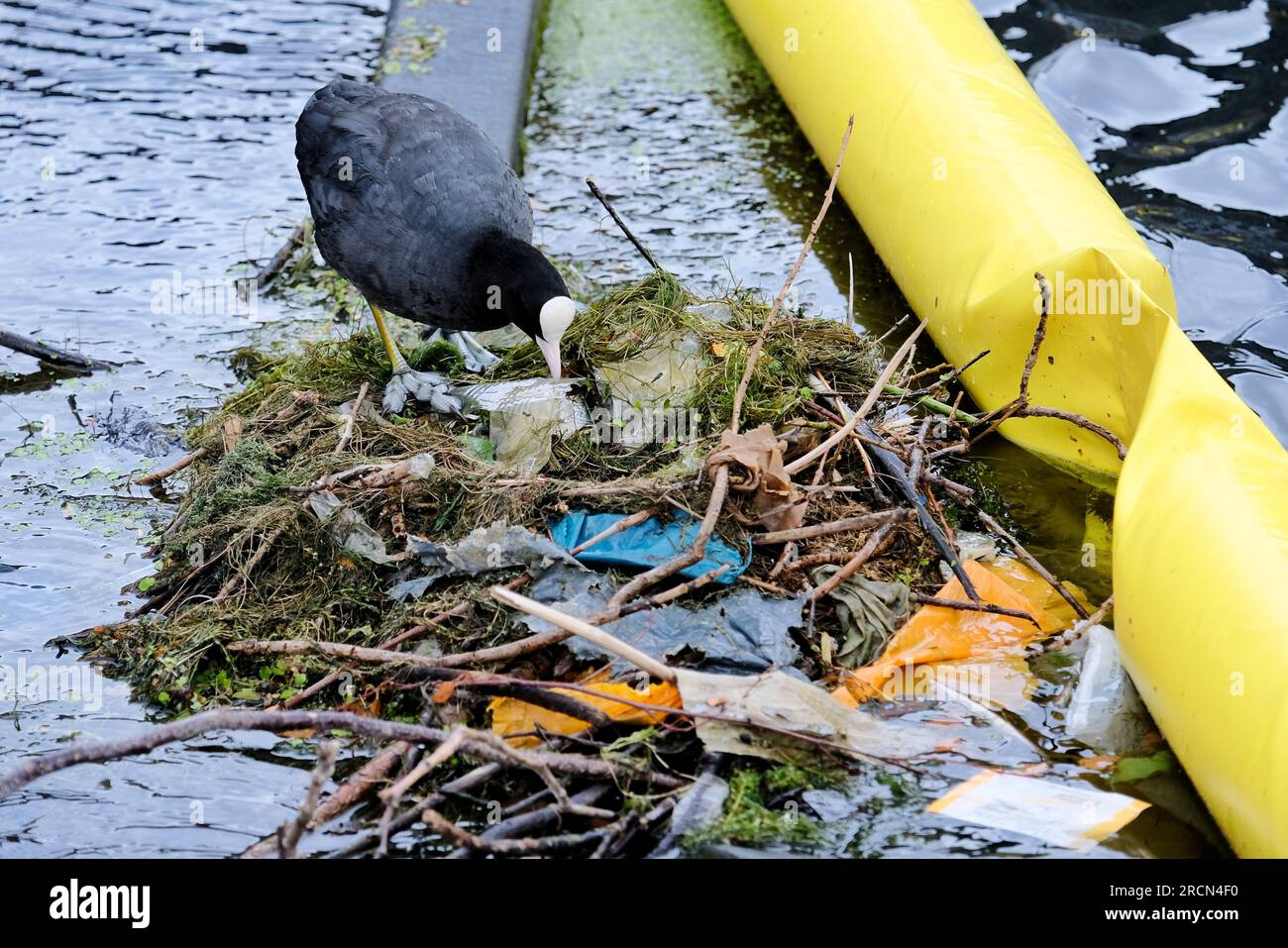 Floating litter barrier hi-res stock photography and images - Alamy