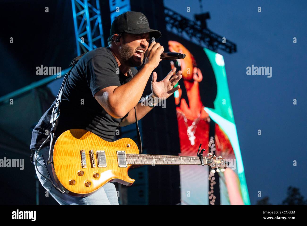 Luke Bryan performs during Day 3 at the Windy City Smokeout festival ...
