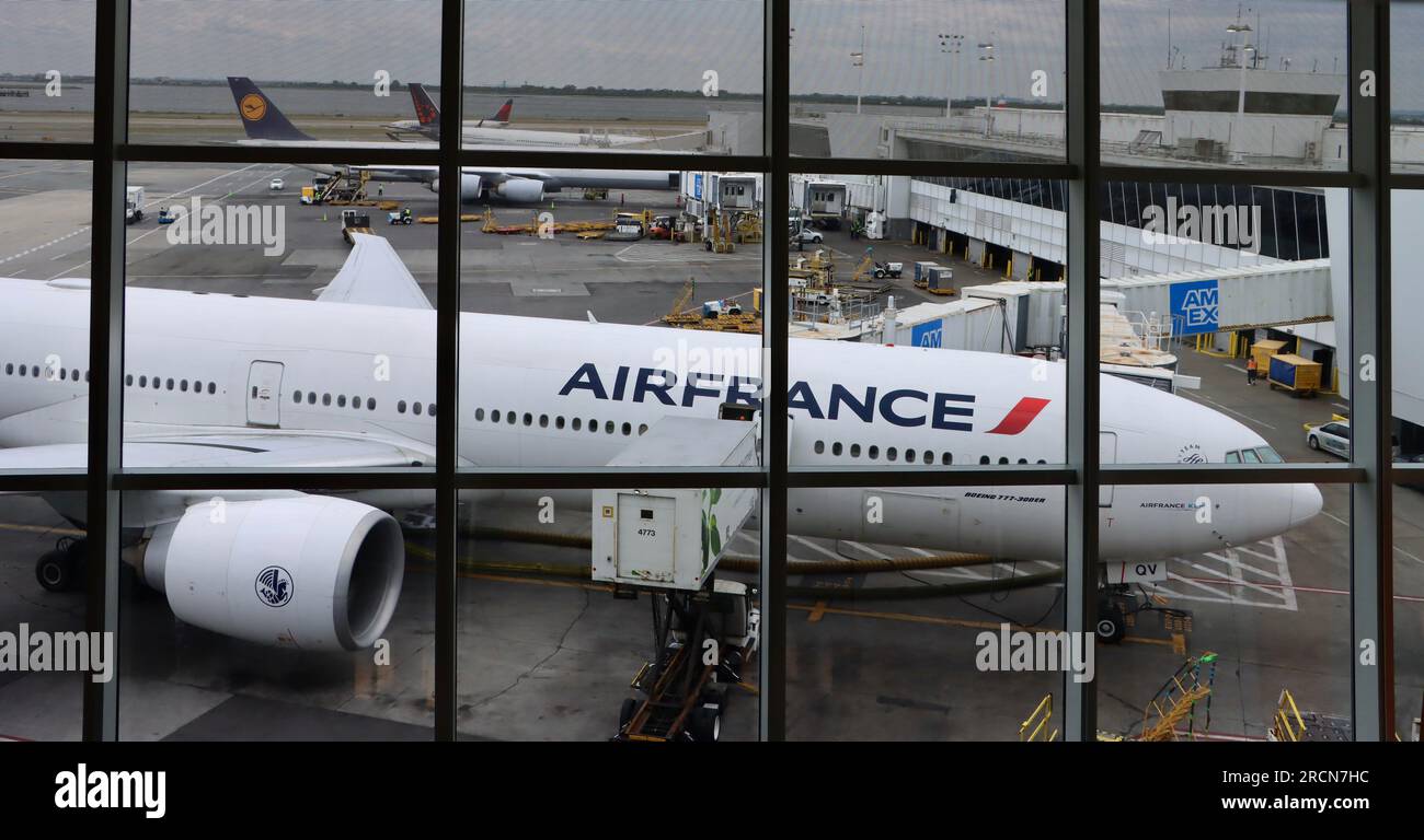 Air France plane at gate, JFK airport in New York, June 4th 2023 Stock ...