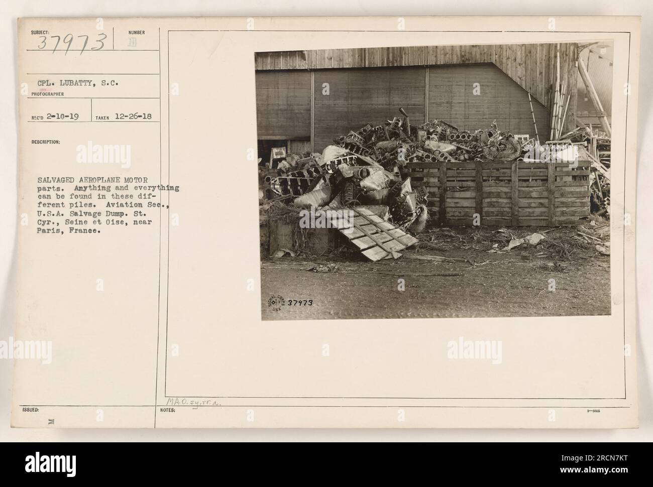 Salvaged aeroplane motor parts hi-res stock photography and images - Alamy