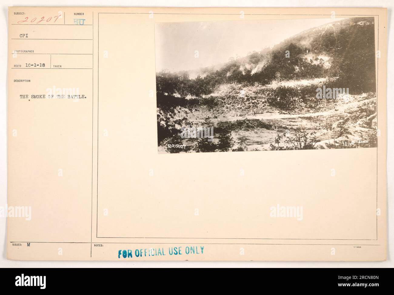American soldiers engaged in battle during World War One, with smoke ...