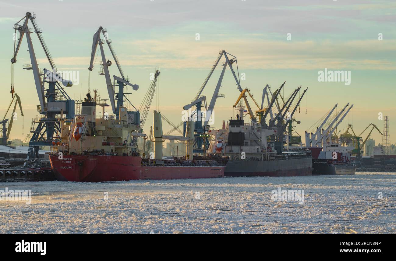 Frozen cargo hi-res stock photography and images - Alamy