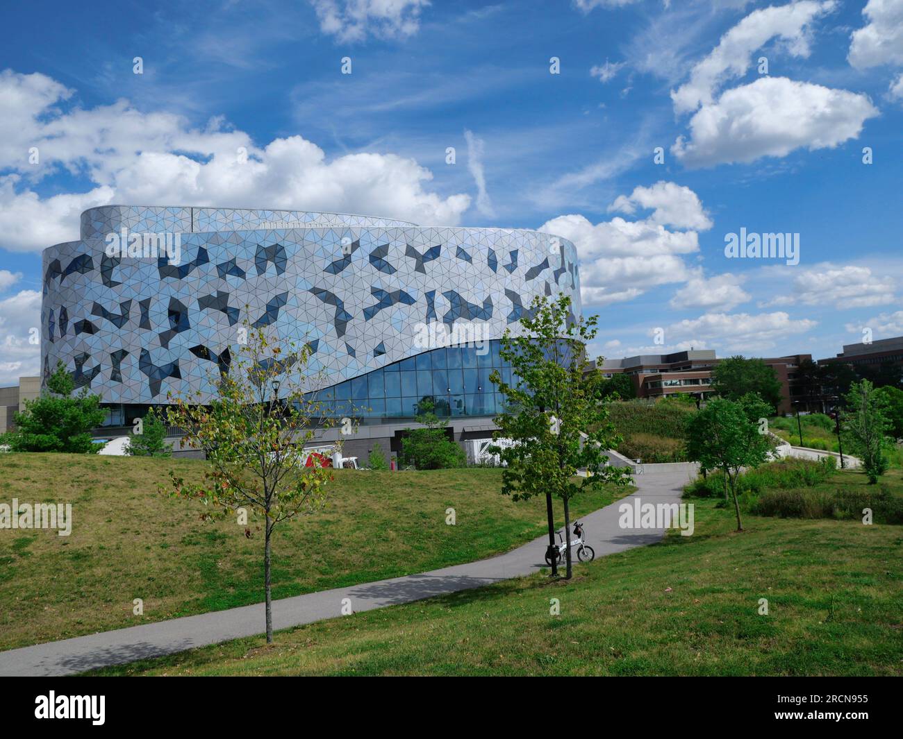 Building with modern architecture on the campus of York University in ...