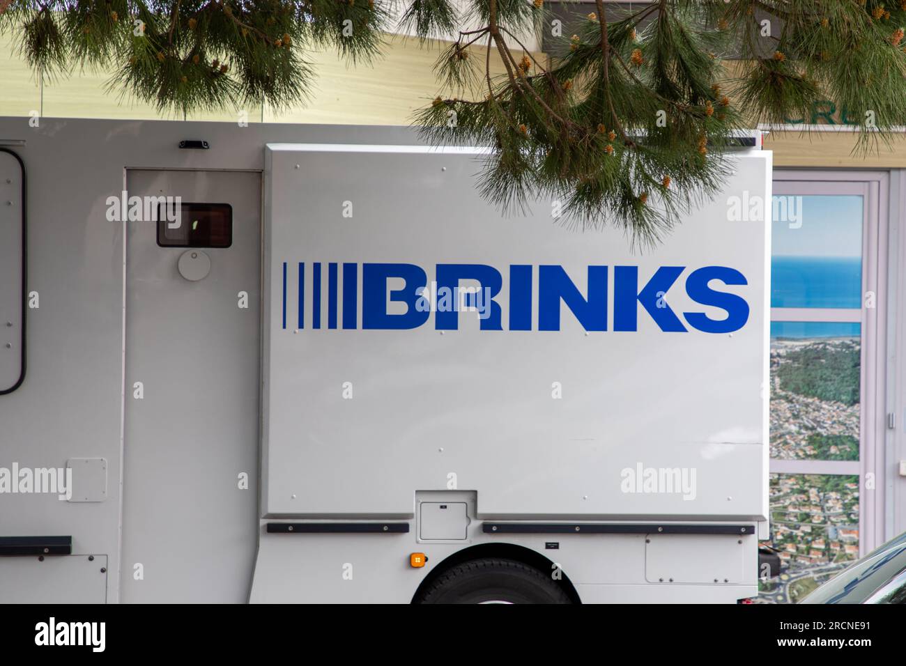 Brinks Truck Logo