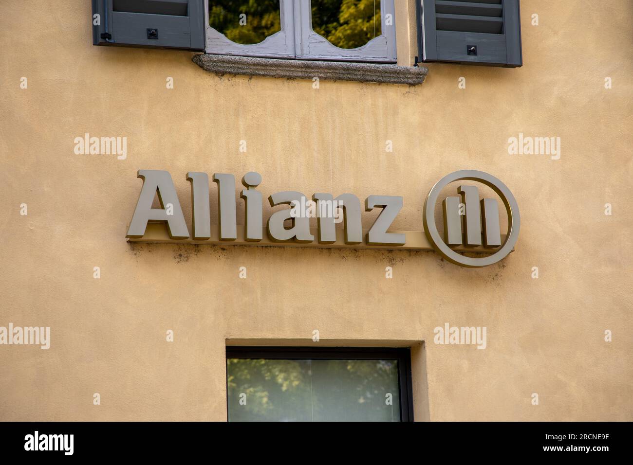 Allianz bank logo hi-res stock photography and images - Alamy