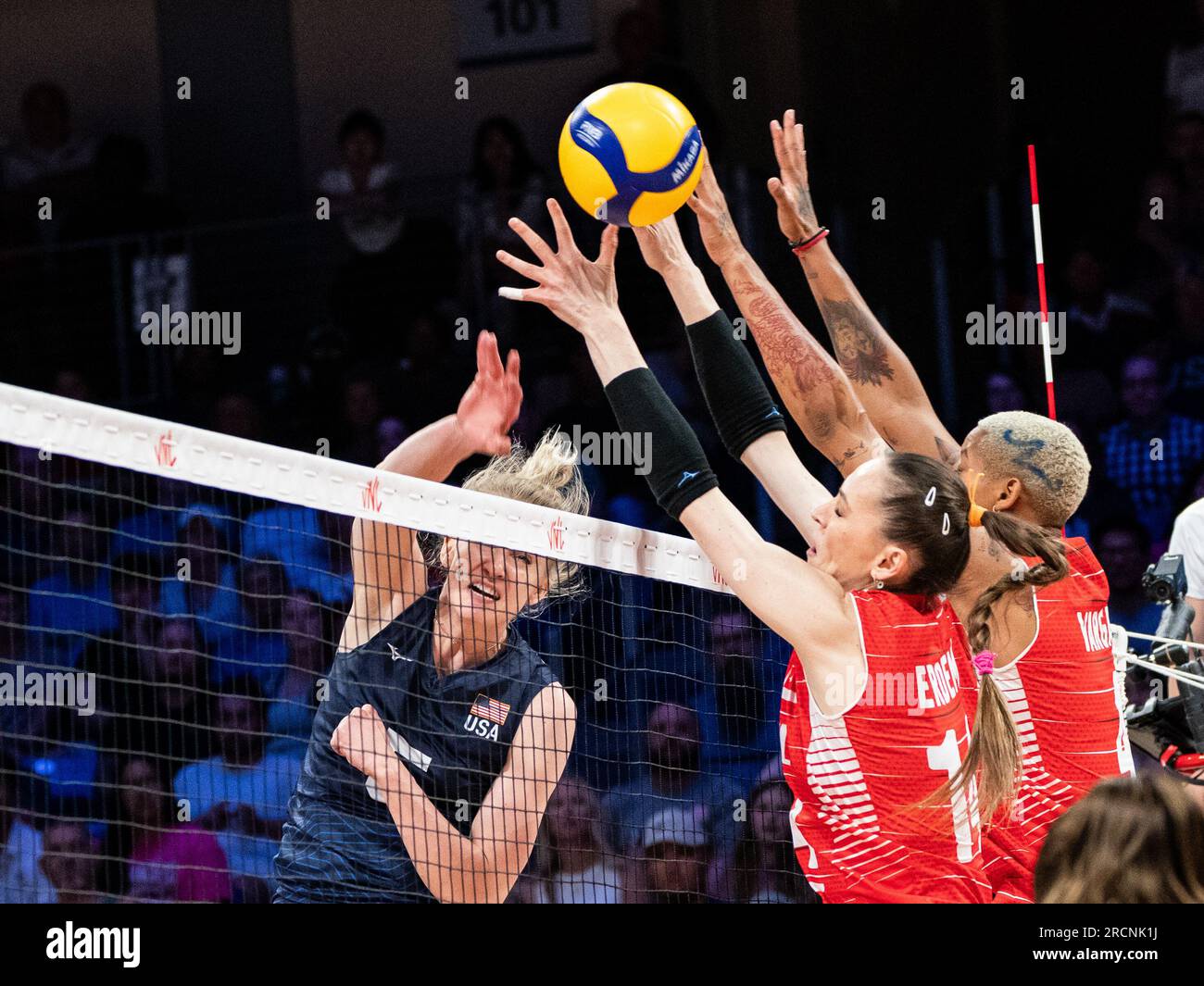 Arlington, USA. 15th July, 2023. Frantti Alexandra (L) of the United ...