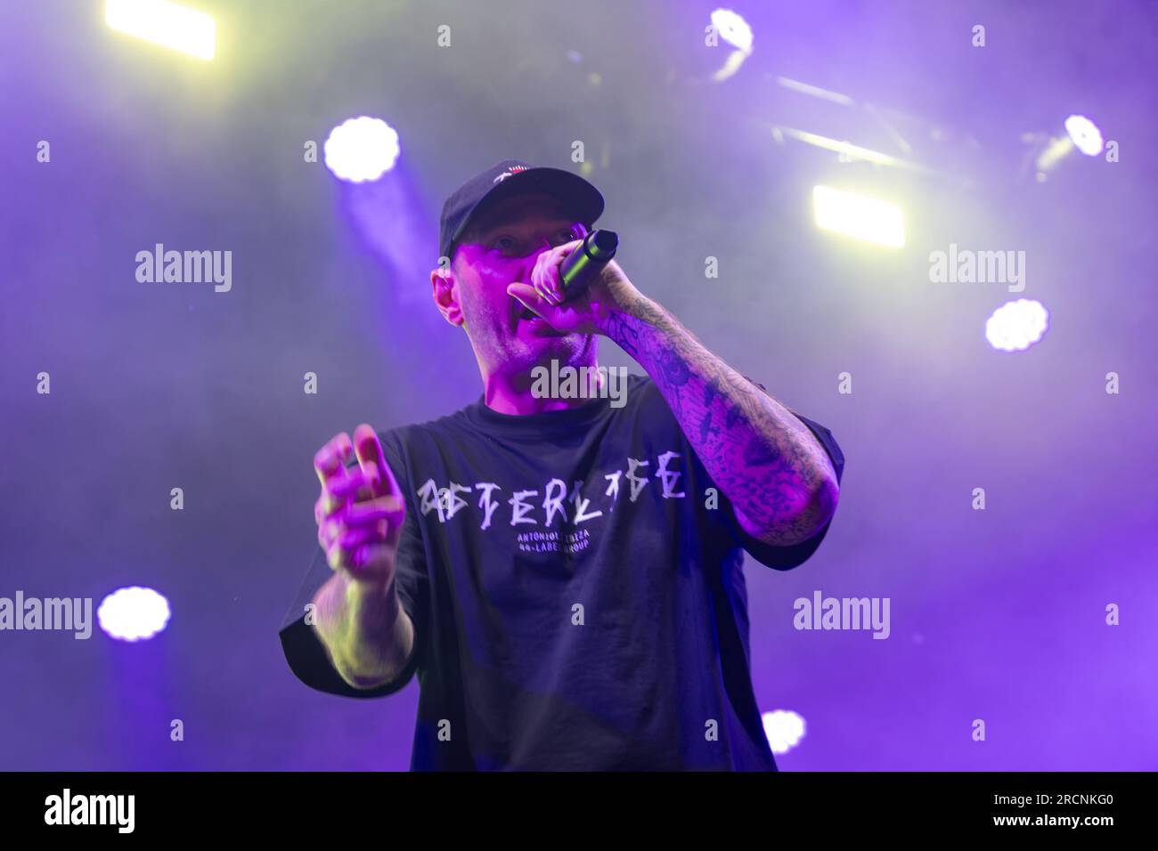 Fabri fibra on stage hi-res stock photography and images - Alamy