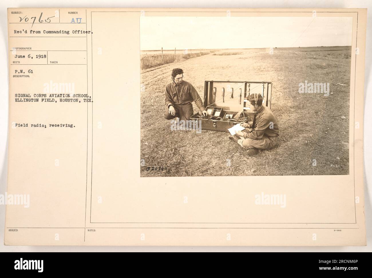 Soldiers at the Signal Corps Aviation School at Ellington Field in ...