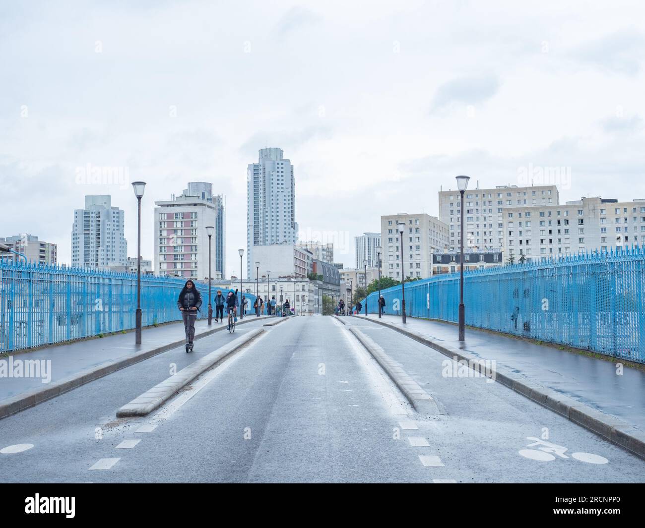 Cross bridge cycle hi-res stock photography and images - Alamy