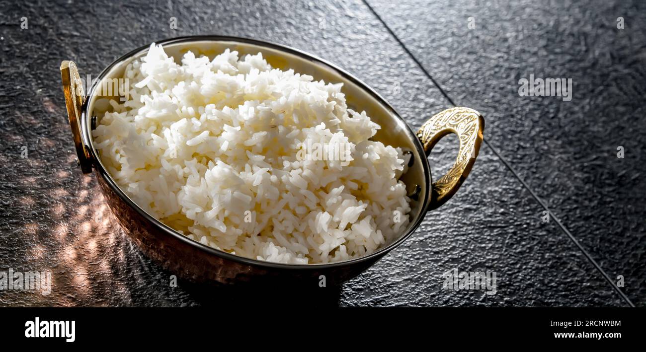 A bowl of freshly cooked basmati rice Stock Photo - Alamy