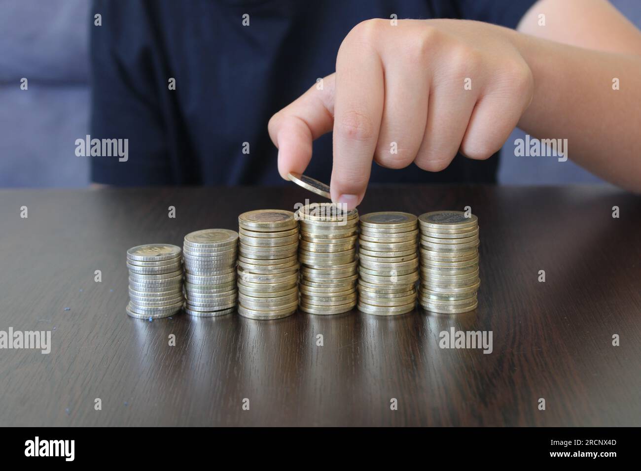 Coins currency money stack pictogram hi-res stock photography and ...
