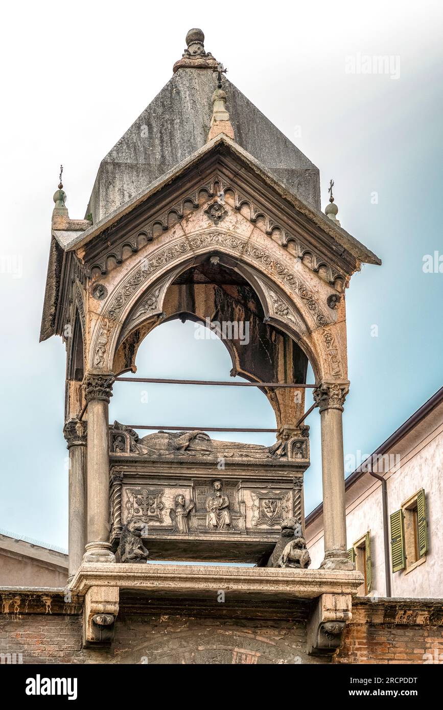 VERONA, ITALY - FEBRUARY 10, 2018: Funerary monument of Guglielmo di ...
