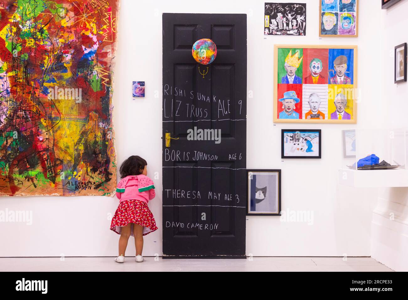 16 young artists hi-res stock photography and images - Alamy