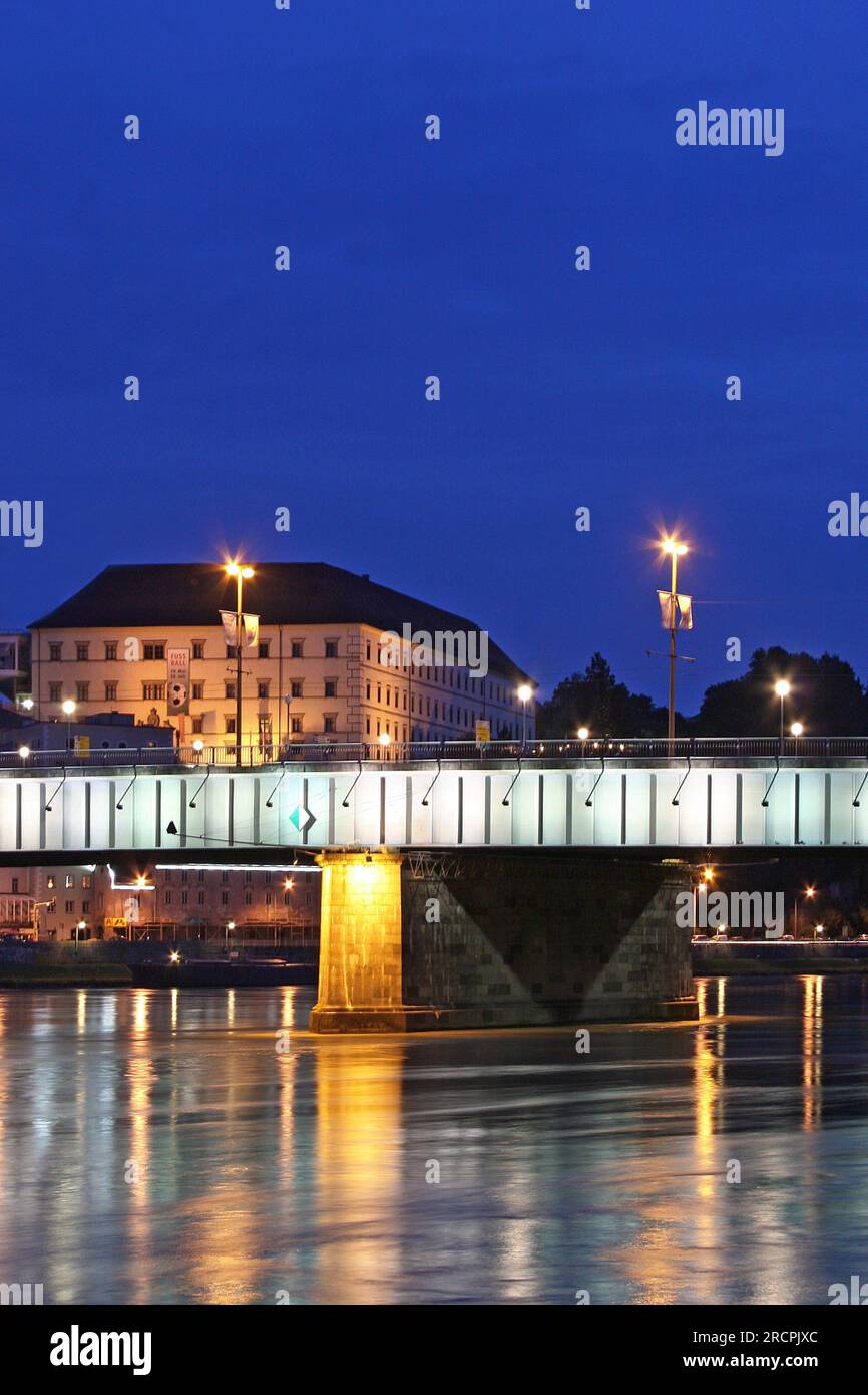 Linz castle hi-res stock photography and images - Alamy