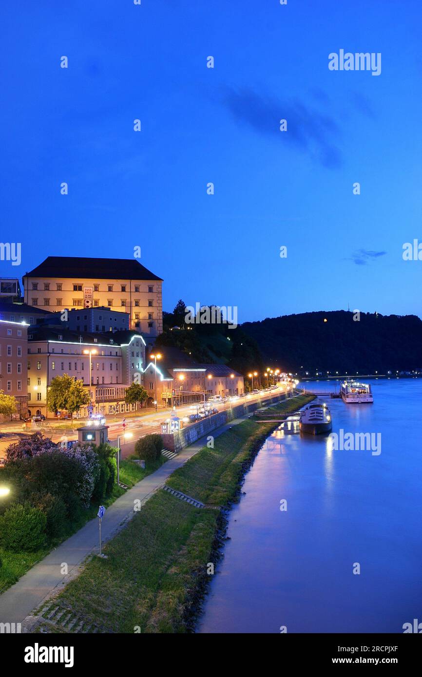 Linz castle hi-res stock photography and images - Alamy