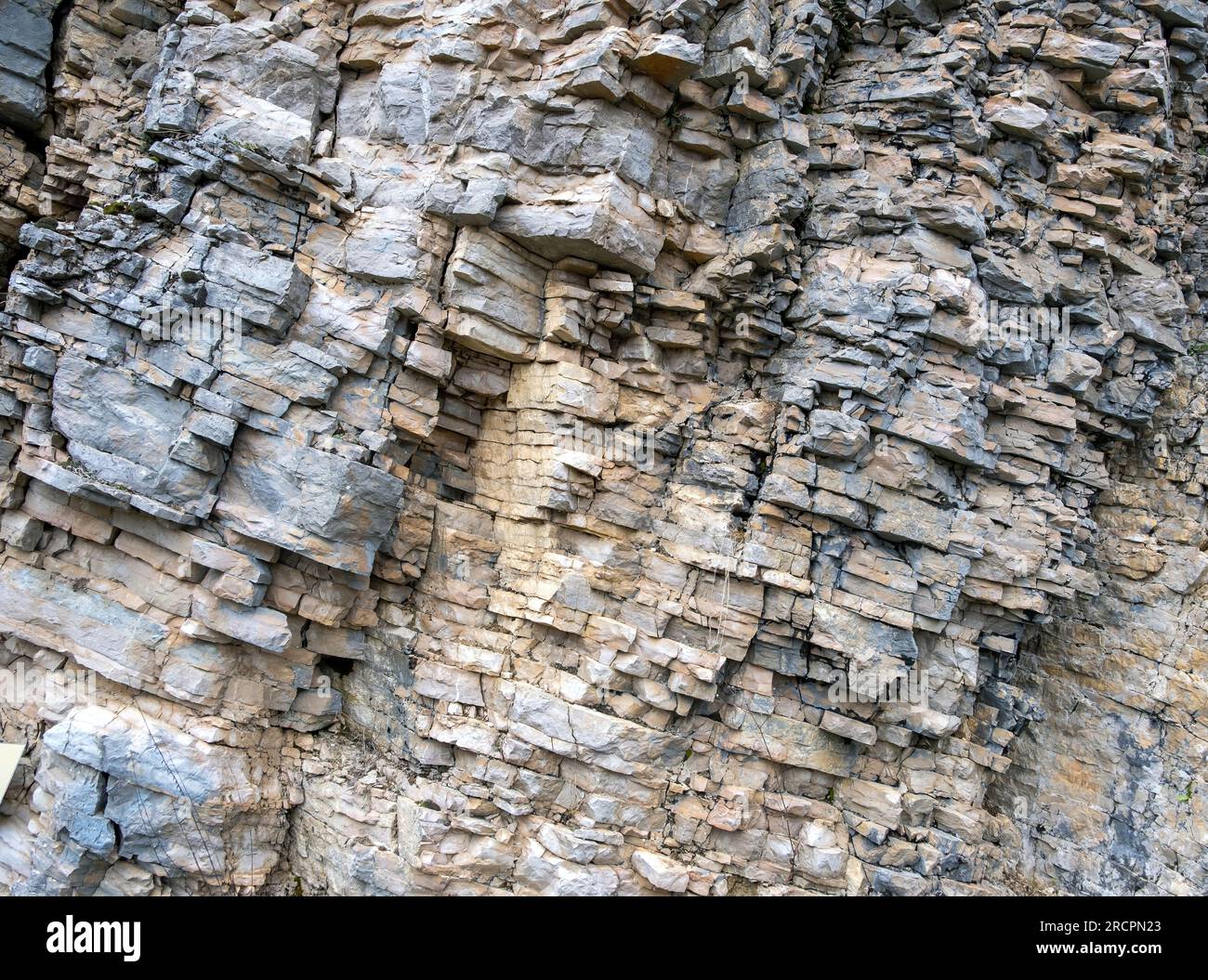 Fractured limestone rock hi-res stock photography and images - Alamy