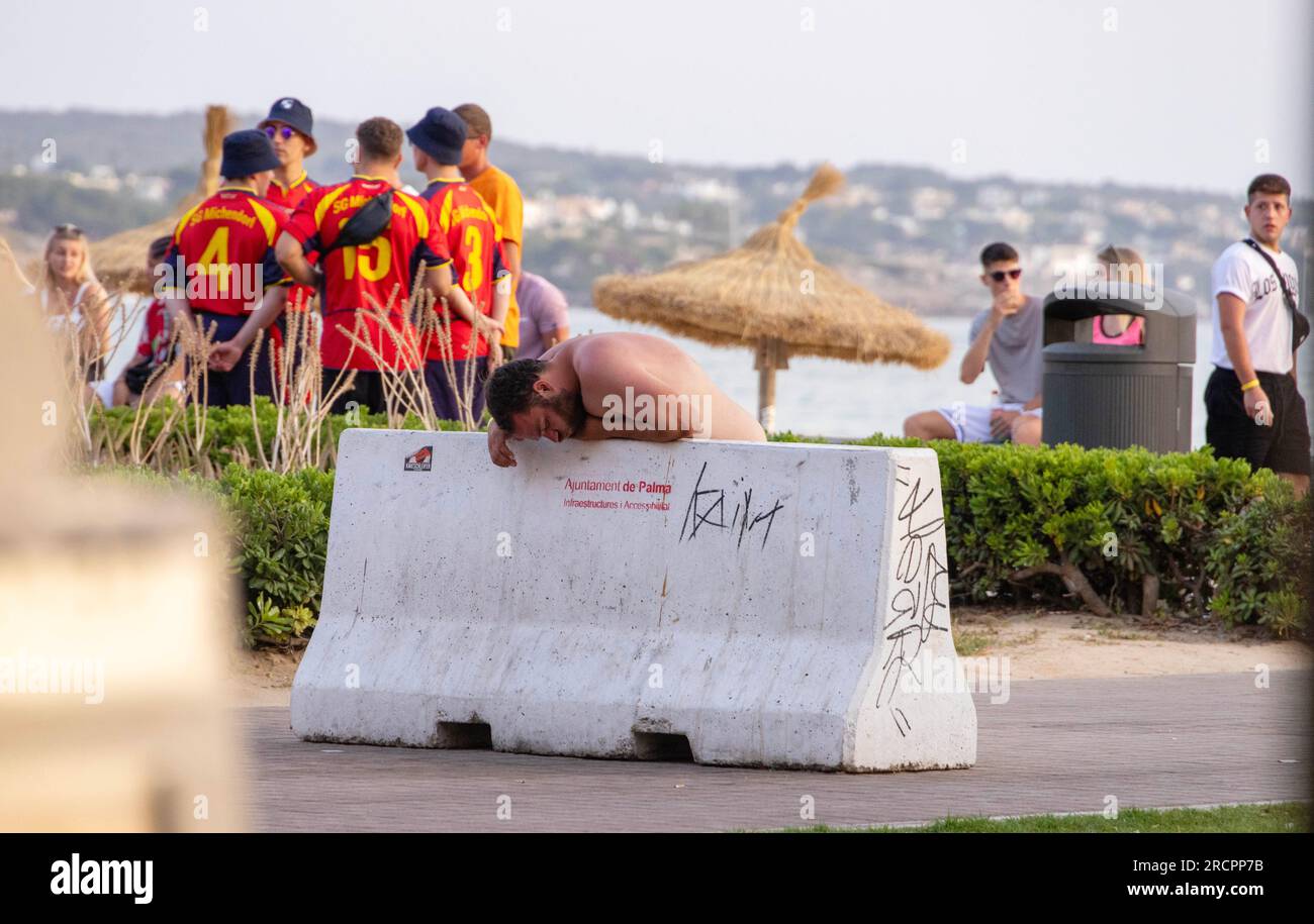 Heat exhaustion hi-res stock photography and images - Alamy
