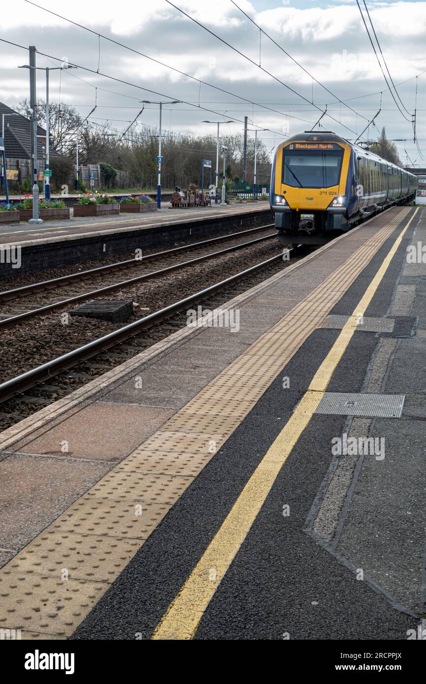 Railway crossing west station hi-res stock photography and images - Alamy