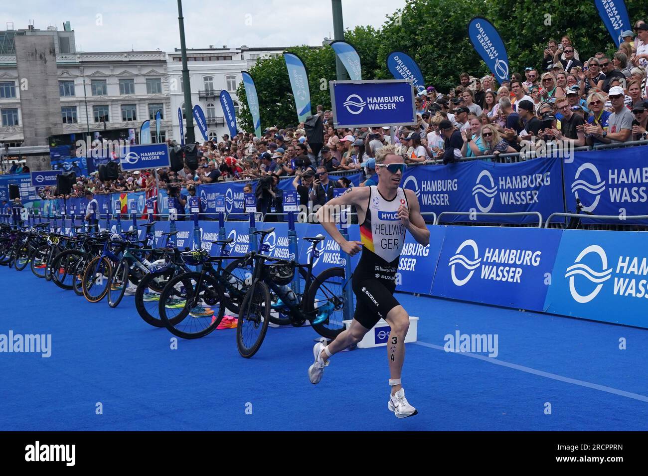 Hamburg, Germany. 16th July, 2023. Triathlon: ITU World Triathlon ...