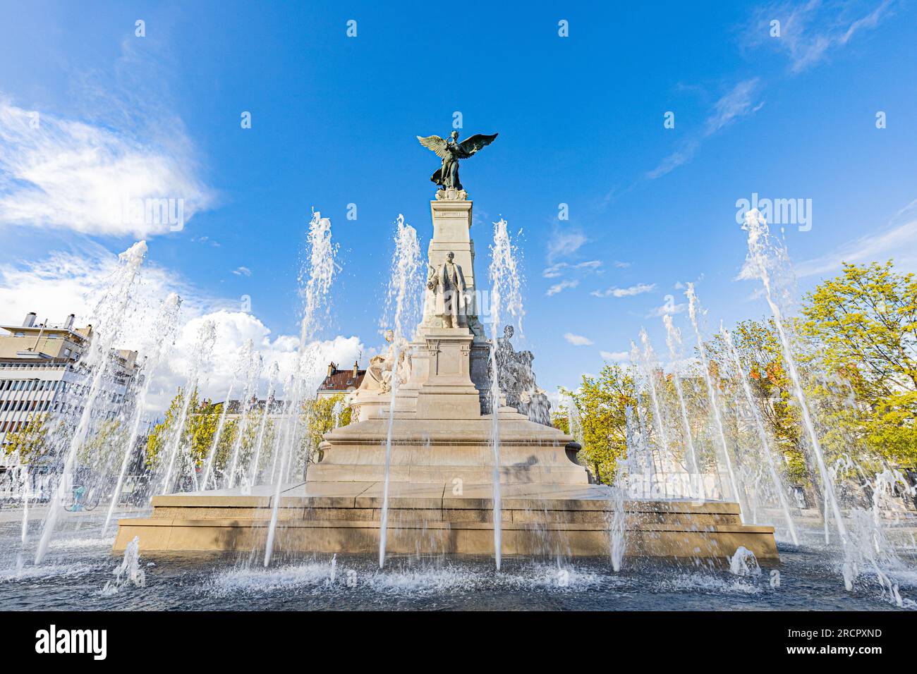 Fontaine place de la République à Dijon, monument à Sadi Carnot ...