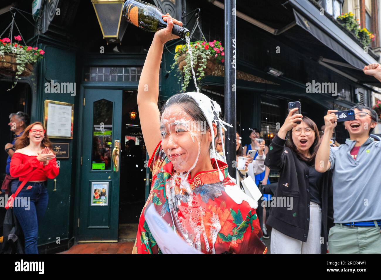 Restaurants london 1950s hi-res stock photography and images - Alamy
