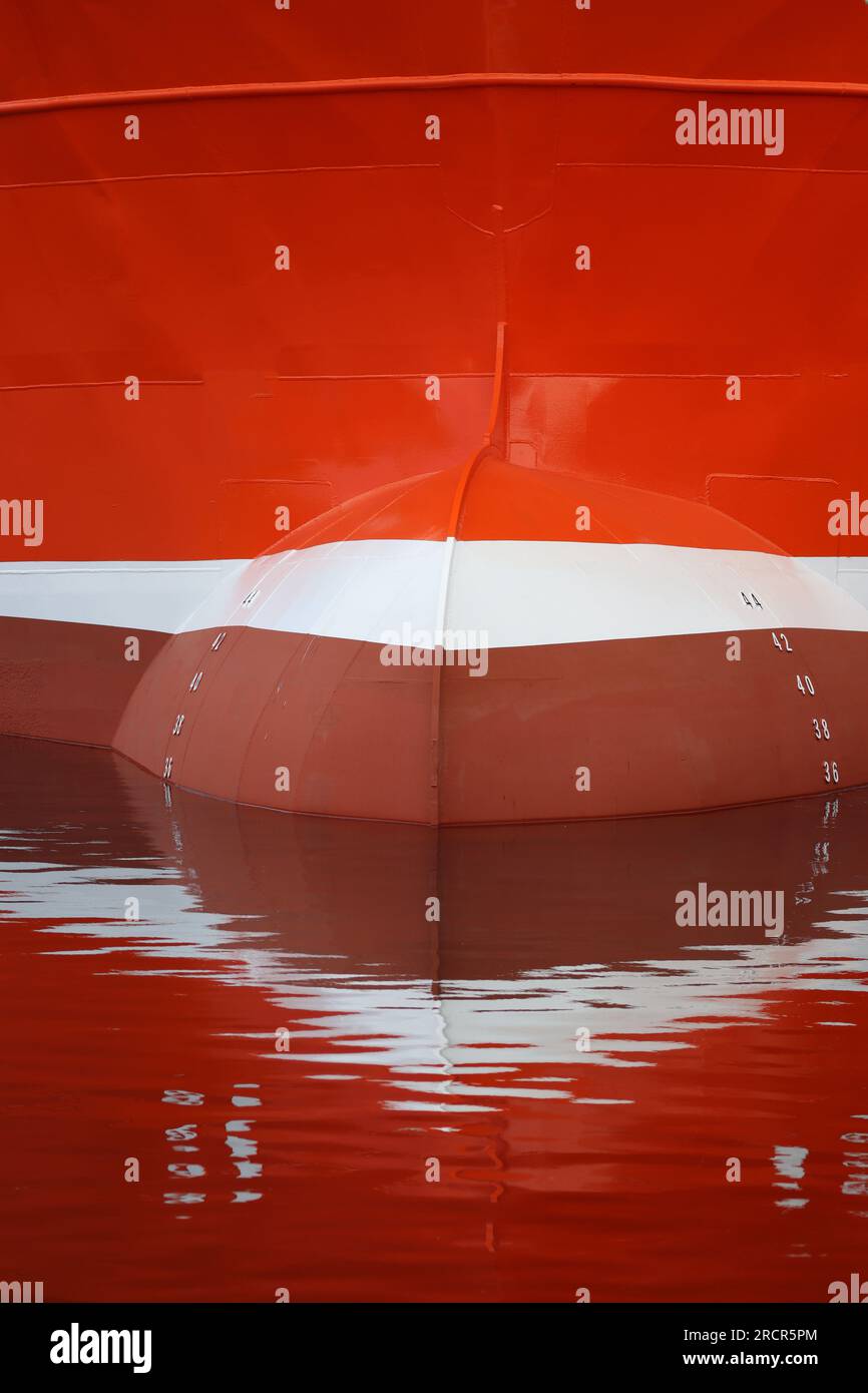 Lifeboat statue and shed, Fraserburgh harbour Stock Photo - Alamy