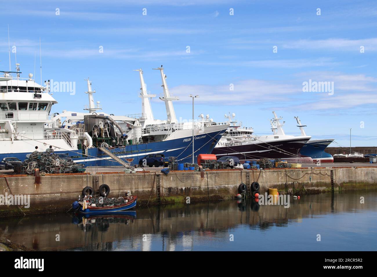 Lifeboat statue and shed, Fraserburgh harbour Stock Photo - Alamy