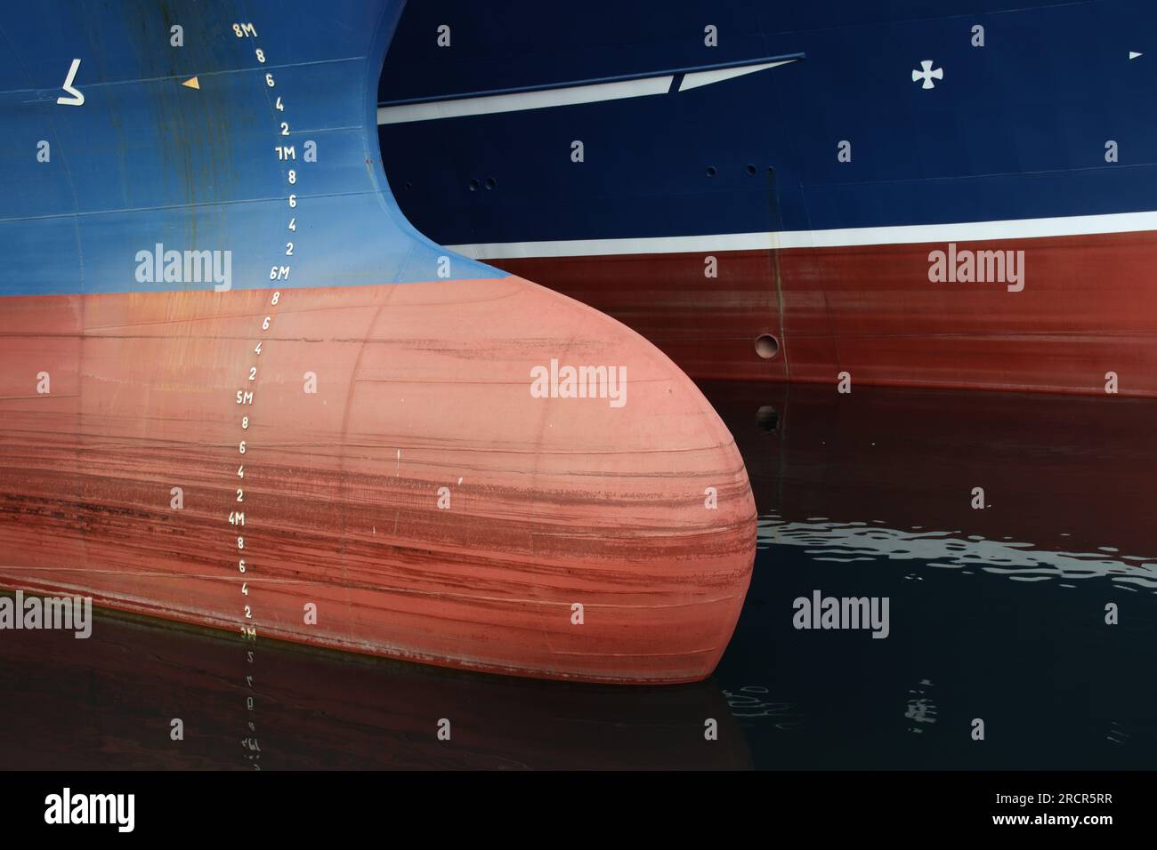 Lifeboat statue and shed, Fraserburgh harbour Stock Photo - Alamy