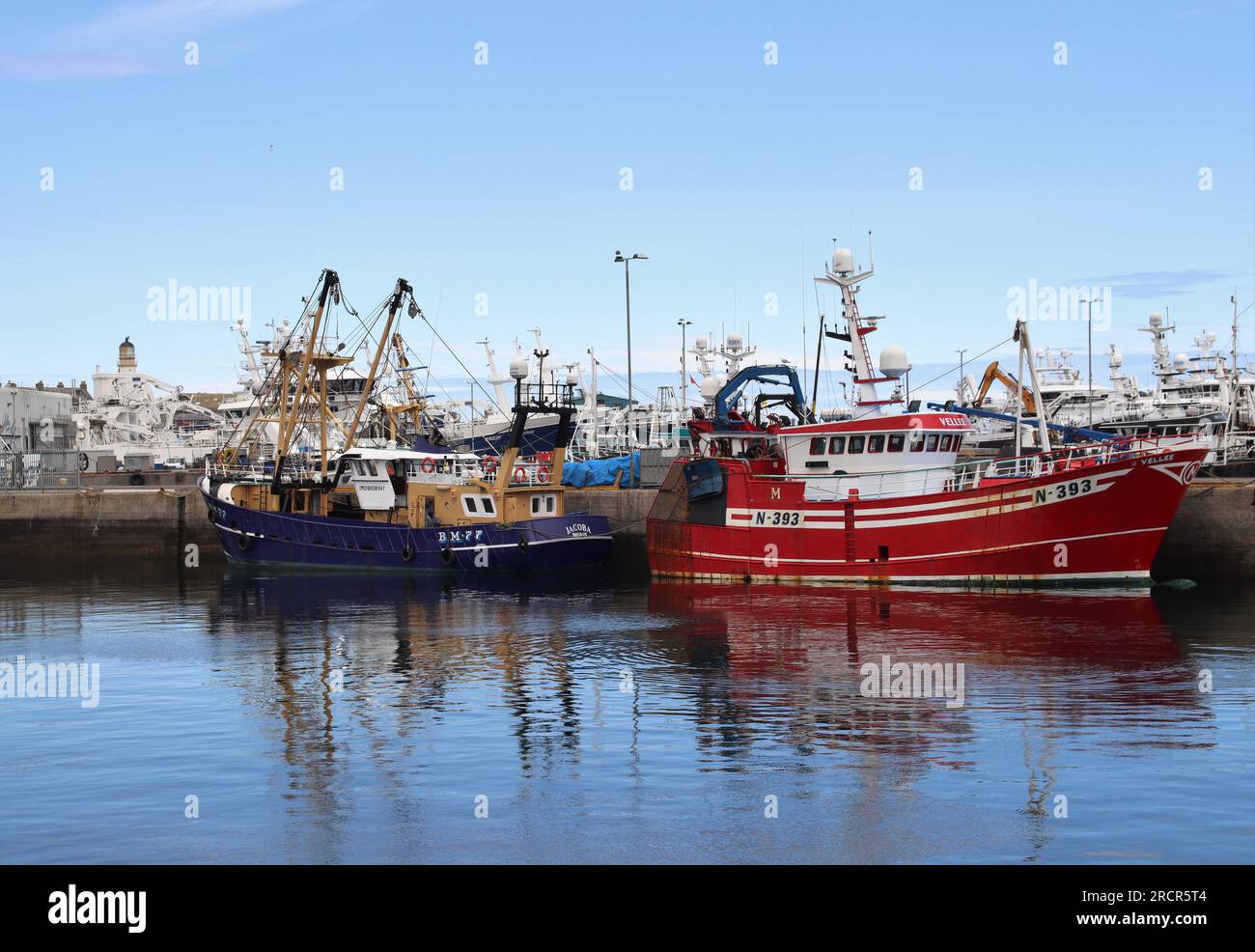 Lifeboat statue and shed, Fraserburgh harbour Stock Photo - Alamy