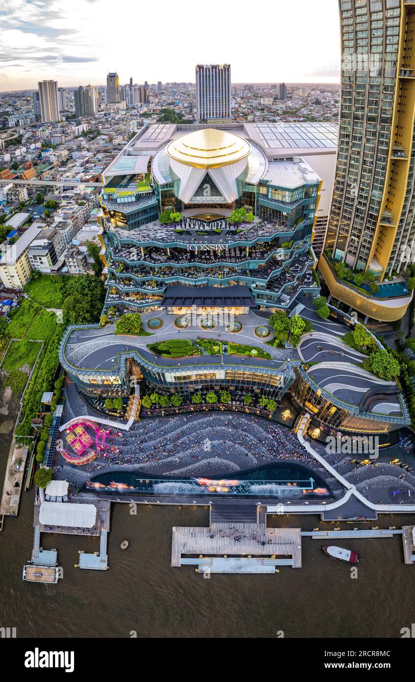 Aerial view of Icon Siam mall on the chao phraya river in khlong san, bangkok, Thailand Stock ...